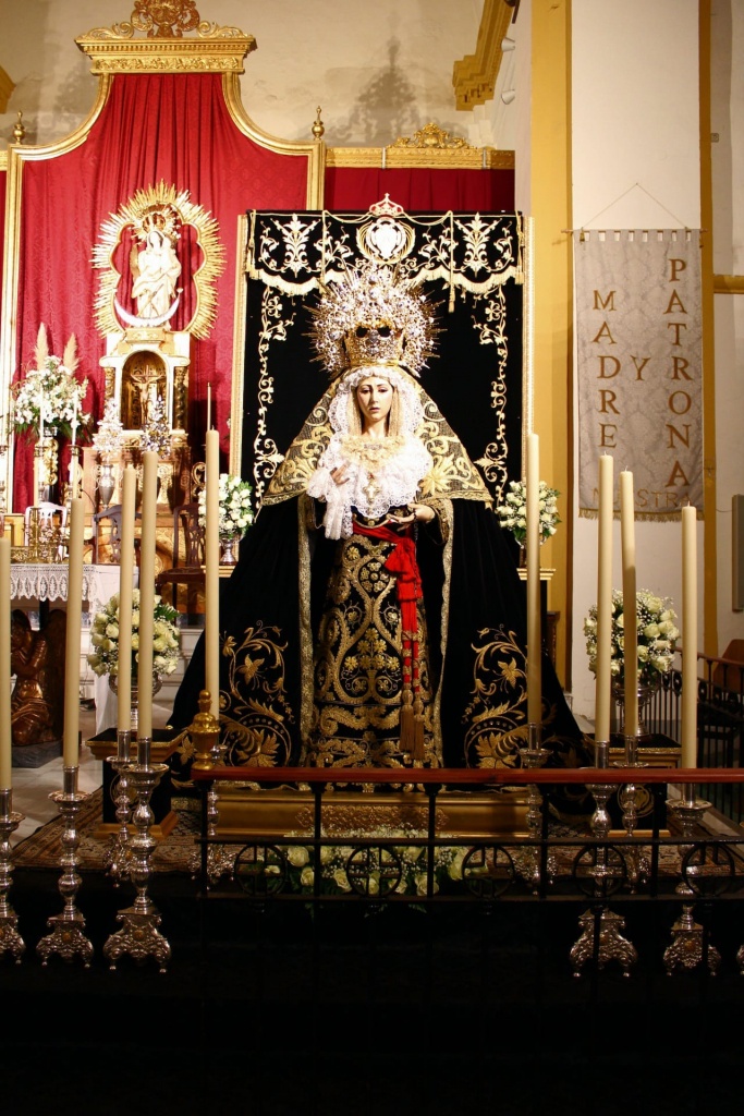 María Santísima de la Soledad preparada para el inicio del Triduo ...
